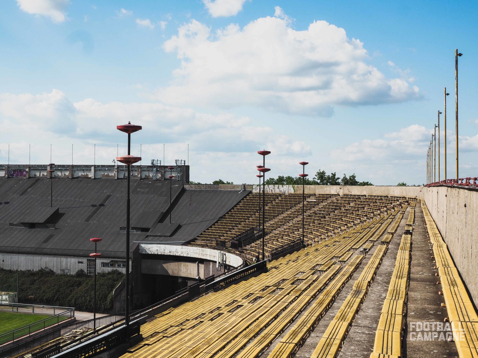 STRAHOV STADIUM: THE BIGGEST STADIUM IN THE WORLD | Football Campagne